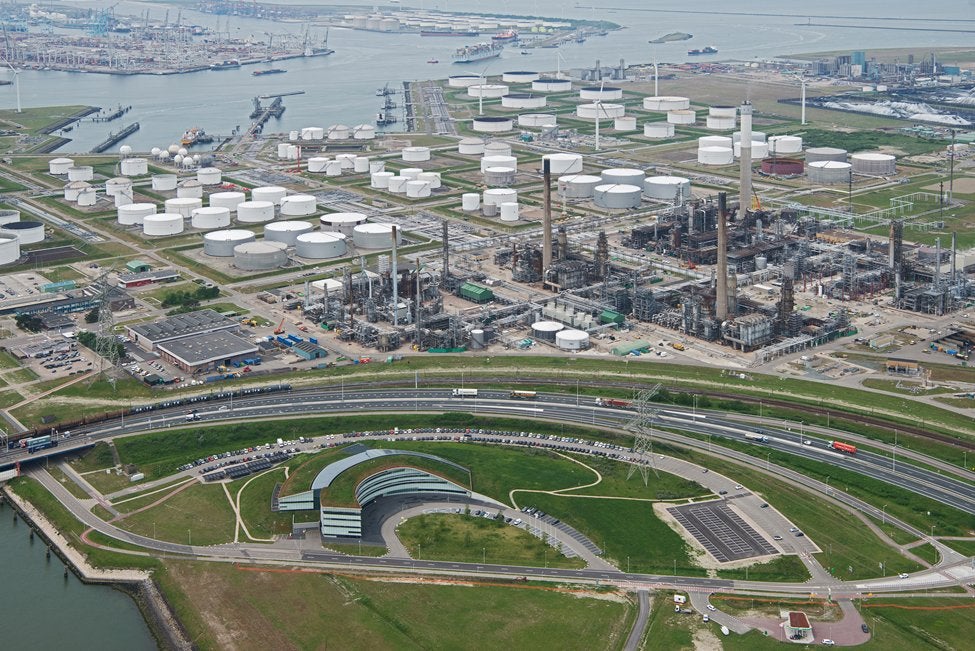 BP and Nouryon explore production of green hydrogen at BP's Rotterdam ...