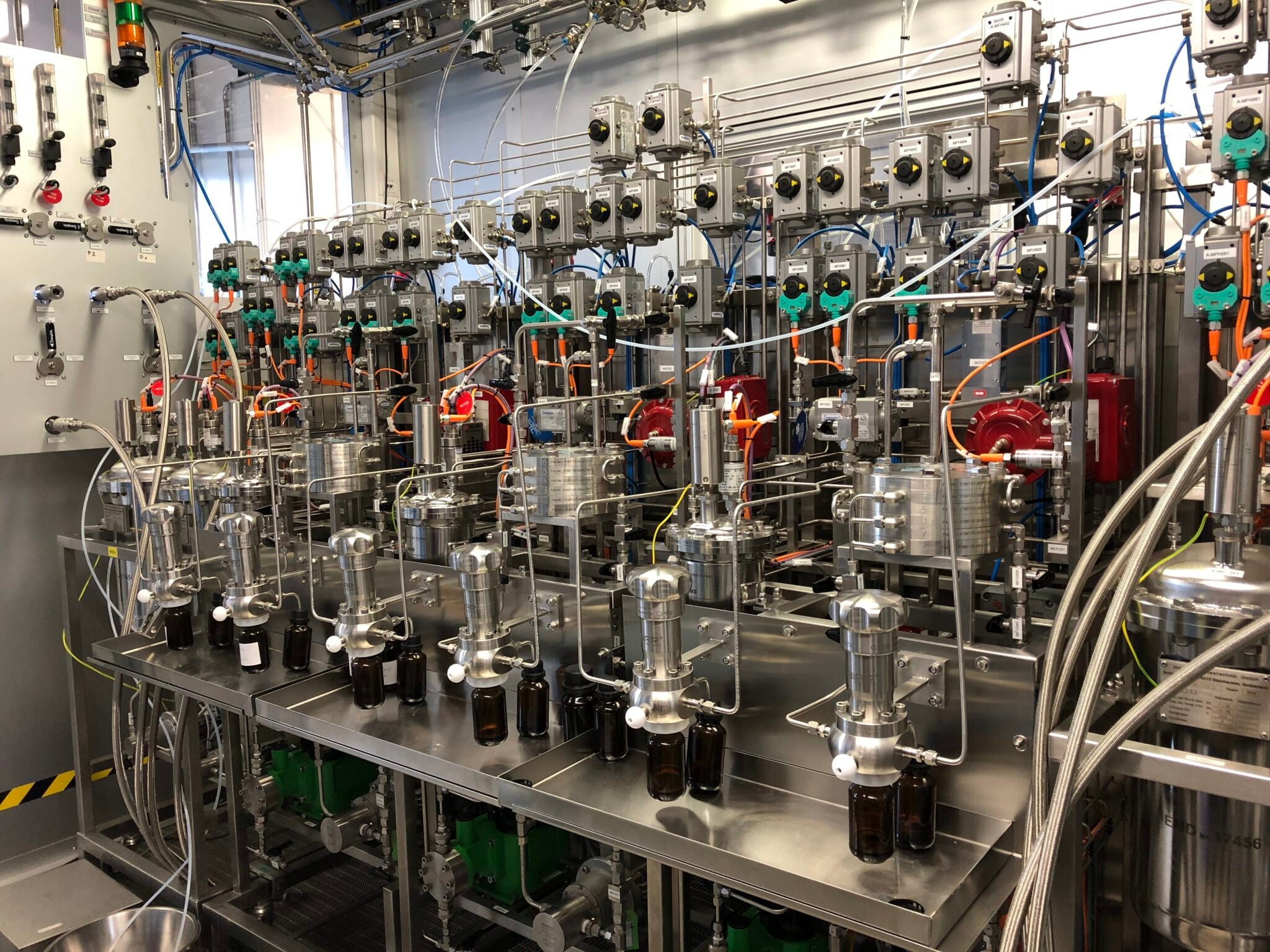 Merck and Siemens collaborate to advance modular production ...